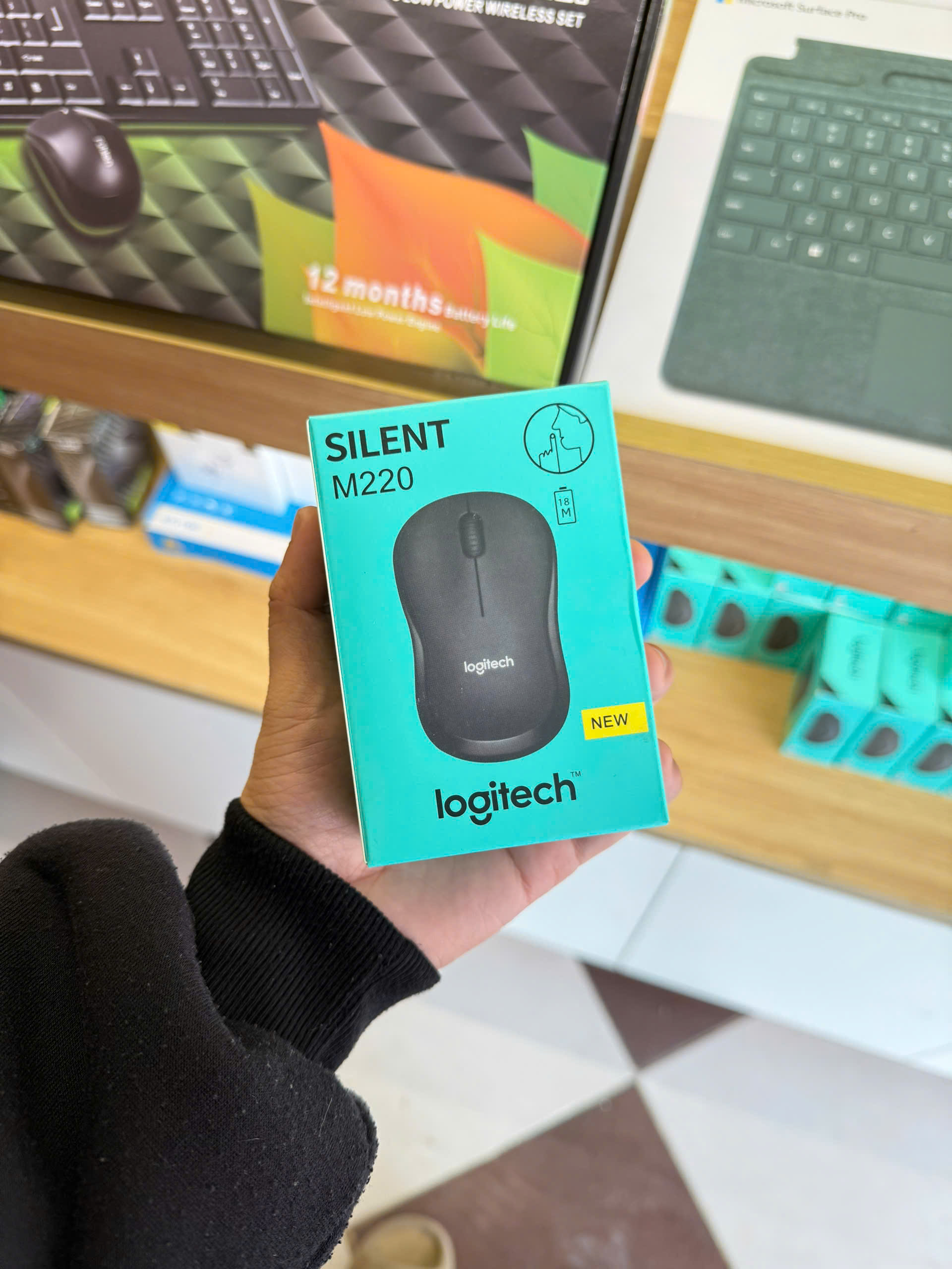 Chuột Logitech Silent M220 | Tạp Hoá Cobar